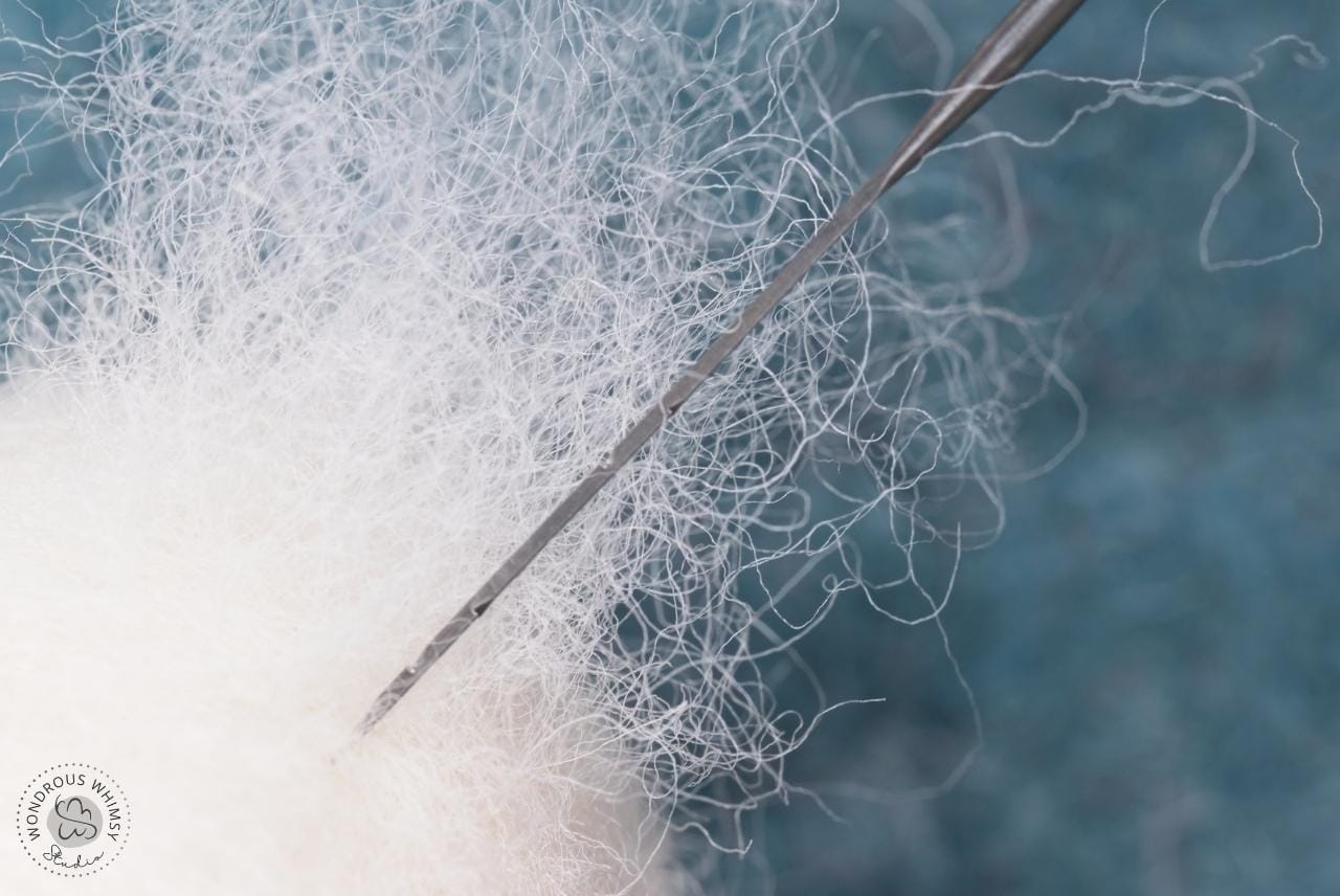 How to use the reverse felting needle – video tutorial for beginners - WWS